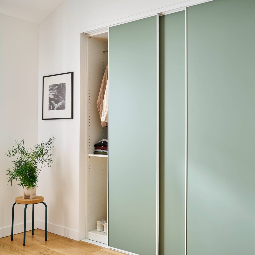 Aménager un placard profond : 10 idées pour optimiser l’espace - Lapeyre